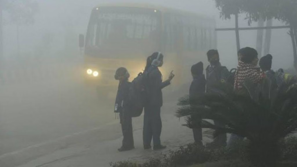 Late Onset of Harsh Winter in the Country : Indian Meteorological ...