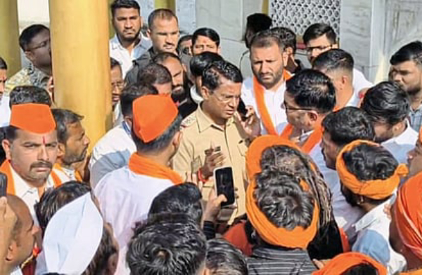 Devout Hindus protest removal of Nath Padukas from Shri Buvasiddha Dev ...